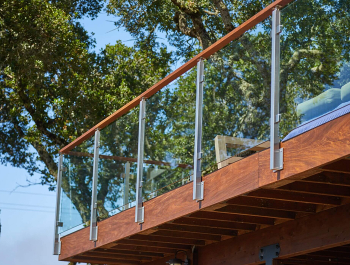 Deck Glass Railings Toronto & GTA | Top Glass Railing for Decks